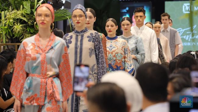 4 Desainer Tampilkan Koleksi Lebaran di METRO Fashion Show