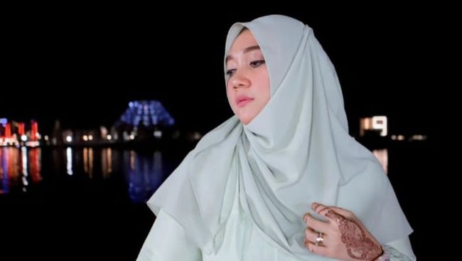 Masih Ingat Penyanyi Religi Sulis? Begini Kabarnya Sekarang